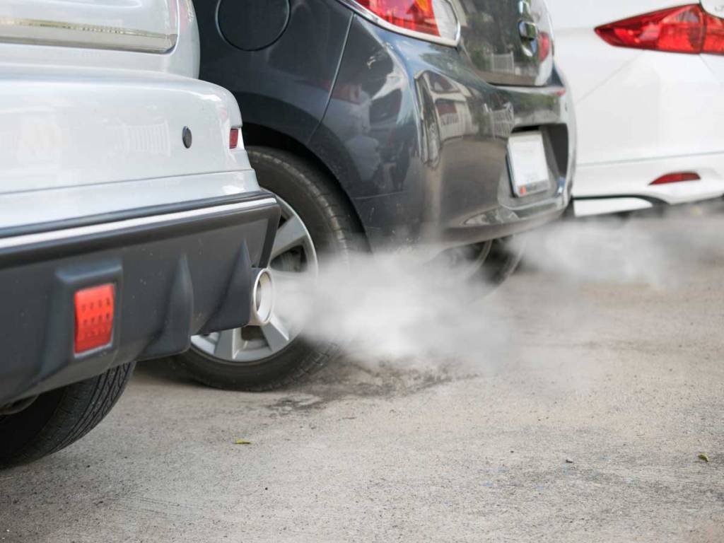 Estos son todos los gases contaminantes que emite tu coche - Clicacoches