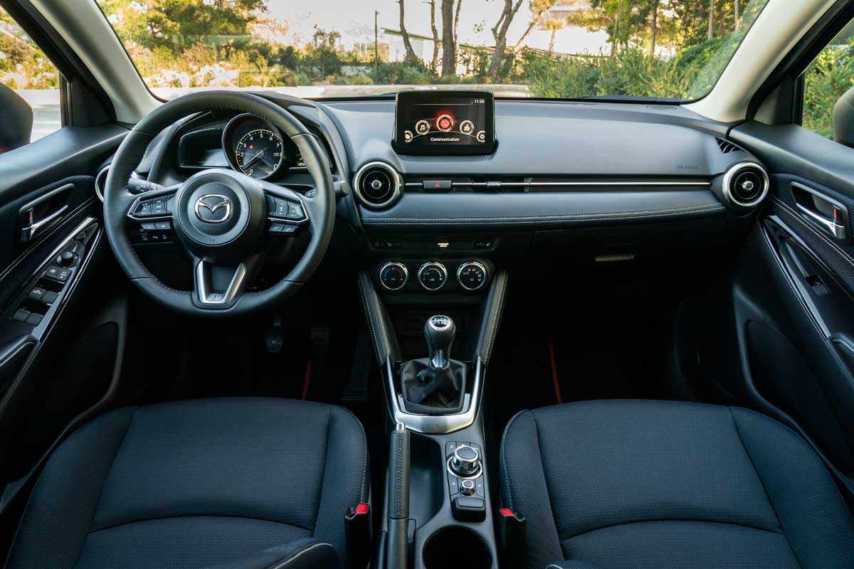 Mazda 2 2020: la eco-renovación del urbano japonés - Clicacoches