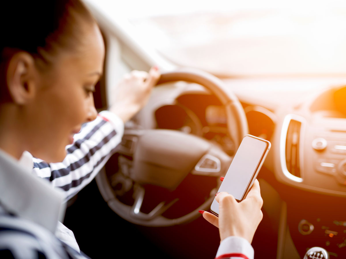 Las principales distracciones que provocan accidentes (y cómo evitarlas ...